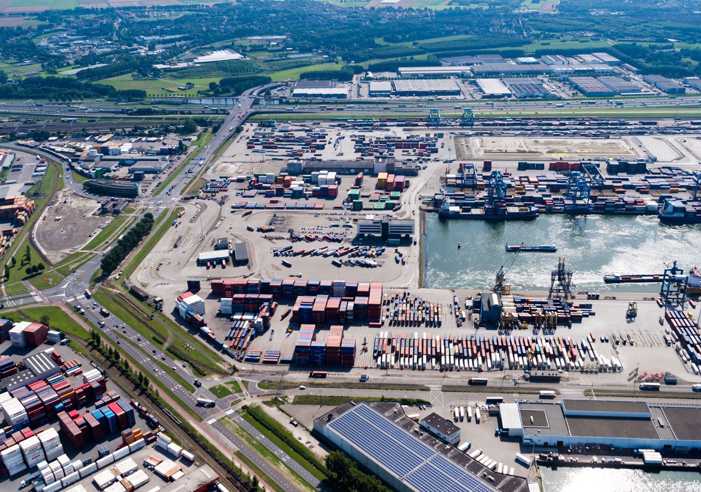 Neele-Vat Logistics setting up at City Terminal - Mainport Rotterdam